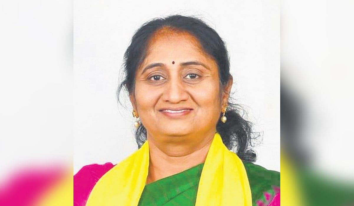 Ensure supply of nutritious food to students: Minister S Savitha